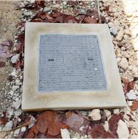 China Drainage System SMC Composite Resin Manhole Cover OEM B125 C250 D400 E600 F900 Cover And Frame for sale