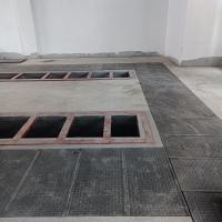 China Round SMC Manhole Cover with 40 Tons Load Capacity, Corrosion Resistant and Bolted Installation for Municipal Use for sale