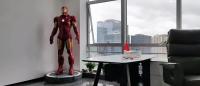 China Customized Size Iron Man MK47 1 to 1 Statue Marvel Figure Resin Fiberglass Sculpture for sale