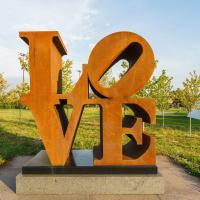 China Die Cutting Printing Stainless Steel Love Sculpture Perfect for Outdoor Garden Decor for sale