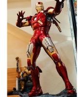 China Customized Large Size MK7 Iron Man Resin Sculpture for Child Ornaments and Decoration for sale