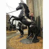 China Metal Theme Large Outdoor Running Bronze Horse Statue for Modern Shop Hotel Garden Decor for sale