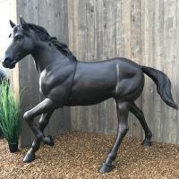 China Metal Theme Large Outdoor Running Bronze Horse Statue for Modern Shop Hotel Garden Decor for sale