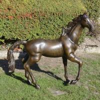 China Metal Theme Large Outdoor Running Bronze Horse Statue for Modern Shop Hotel Garden Decor for sale