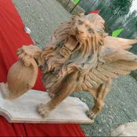 China Custom All Size Garden Outdoor Marble Lion Hand Carved Natural Stone Animals Sculpture Marble Lion Statue For Sale for sale