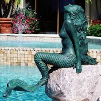 China Outdoor Decoration White Bronze Lady Mermaid Statue with Opening Arm For Garden for sale