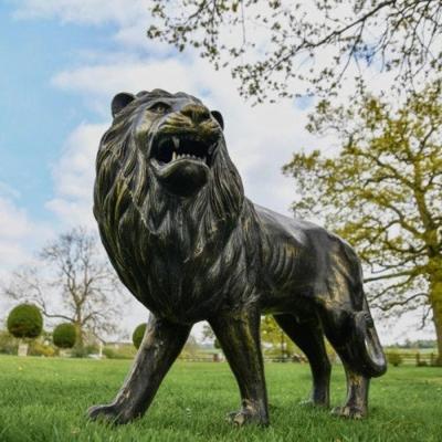 China Outdoor Garden Life Size Brass Animals Sculpture Bronze Casting Lion Statue For Sale for sale