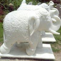 China Hot Outdoor Garden Custom Stone Animal Statues Walk White Marble Elephant Sculpture Custom Stone Sculptures For Sale for sale
