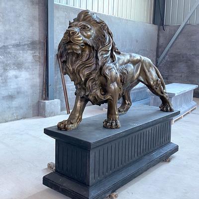 China Metal Standing Lion Statue for Garden Decoration Custom Modern Bronze Animal Sculpture for sale