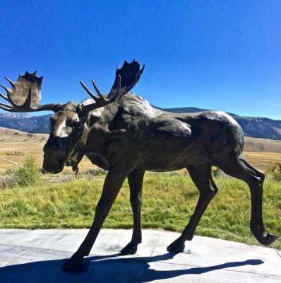 China Garden Yard Outside Decoration Metal Craft Life Size Bronze Moose Elk David's Deer Sculpture For Sale for sale