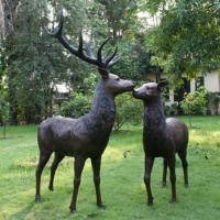 China Garden Yard Outside Decoration Metal Craft Life Size Bronze Moose Elk David's Deer Sculpture For Sale for sale