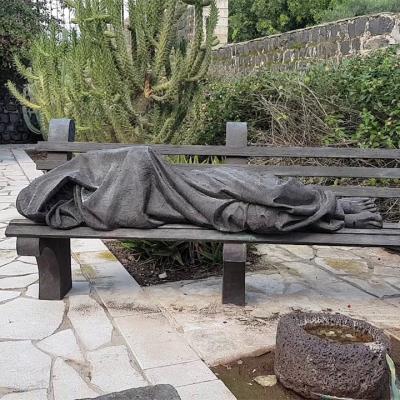 China Custom Folk Art Style Bronze Homeless Jesus Christ Statue for Church Evangelization for sale