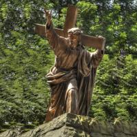 China Traditional Folk Art Style Life Size Religious Christ Jesus Sculpture for Display for sale