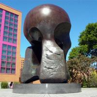 China Metal Modern Art Custom Life Size Design Garden Nude Henry Moore Vertebrae Sculpture for sale