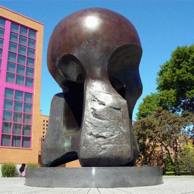 China Metal Modern Art Custom Life Size Design Garden Nude Henry Moore Vertebrae Sculpture for sale
