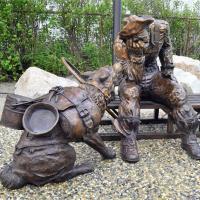 China Outdoor Garden Decor Custom Engraved Antique Classical Metal Cowboy with Dog Sculpture for sale