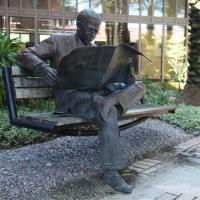 China Handmade Famous man sitting on bench bronze Statue Decorative sculpture For Sale for sale