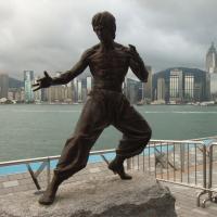 China Custom Life Size Famous Bronze Chinese Kung Fu Actor Bruce Lee For Outdoor Decoration for sale