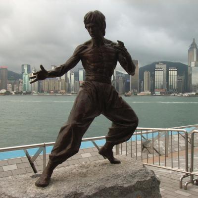 China Custom Life Size Famous Bronze Chinese Kung Fu Actor Bruce Lee For Outdoor Decoration for sale