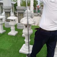 China Outdoor Garden Decor Lamp Sculpture with Modern Design and Japanese Stone Lantern for sale