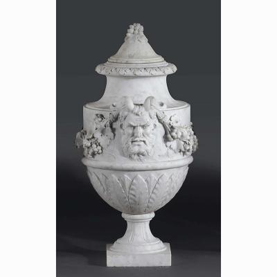 China Polished Stone Carving Figure in White Black and Gray Granite with Hand Carved Design for sale