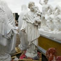 China Custom Hand Made White Stone Jesus Statue Modern Design Christianity Figure for Outdoor for sale