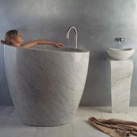 China Custom Hotel Modern Customized Handmade Solid White Marble Bathroom Freestanding Bathtubs for Adults for sale