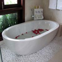 China Experience Luxury with Freestanding Chinese White Marble Bathtubs Faucet Not Included for sale