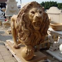 China Outdoor Decoration Life Size Stone Lion Statues Garden Decorative Red Marble Lion Statue Western White Marble Lion Statue Sale for sale