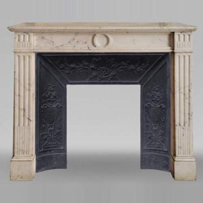 China Indoor Marble Sculpture French Fireplace with Black Insert and Custom Hand Carving for sale