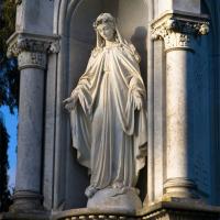 China Outdoor Garden Church Decor Religious Statue Life Size White Marble Carved Virgin Mary Sculpture Mother Maria Statue for sale