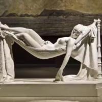 China Custom Garden Stone Carving Nude Woman Figure Sculpture White Marble Lady Lying On The Coach Female Statue for sale