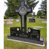 China Hand Carved Black Granite Tombstone Monument with Flower Carvings City Square Edition for sale