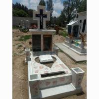 China Hand Carved Black Granite Tombstone Monument with Flower Carvings City Square Edition for sale