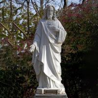 China Customized Size Marble Figure of Jesus for Religious Sculpture in Modern Design Style for sale