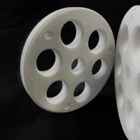 China 95% Alumina Ceramic Plate 10.7 Gpa Hardness 1300C Heat Resistant Perforated Al2o3 Plate for sale