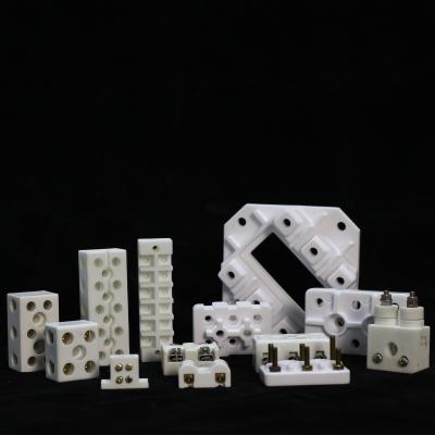 China Steatite Ceramic Screw Terminal Block Connector 1000C Heat Resistant 2.8 g/cm3 for sale