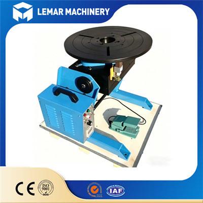 China 50kg Load Capacity Rotary Welding Positioner with Carbon Steel Body and Anti-Slip Chuck for Circular Seam Welding for sale