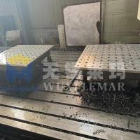 China Heavy duty flat 2D welding table with modular fixture holes for sale