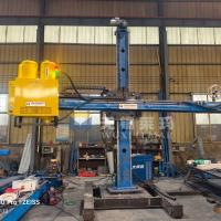 China Heavy Duty Welding Manipulator 2000mm Column And Boom For Arc Welding for sale