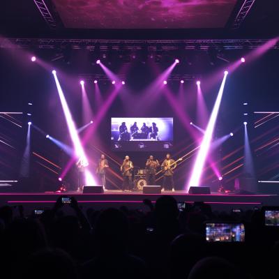 China Curved LED Backdrop Screen Rental 3840×2160 Resolution 5500-8500nit Brightness Large Format Stage Display for sale