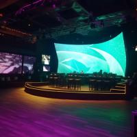 China Custom Curved LED Video Screen P4 Indoor Display IP65 Rated with 1500-5000cd/m² Brightness and 100,000 Hour Lifespan for sale