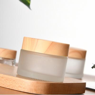 China Skincare Packaging Cream Packaging Jar 30g 50g 100g Luxury Glass Cosmetic Jars for sale