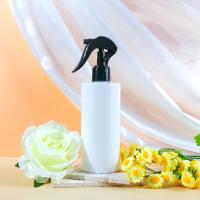 China Leak-proof food-grade pet plastic spray bottle with fine mist and multiple capacity options for cosmetics for sale