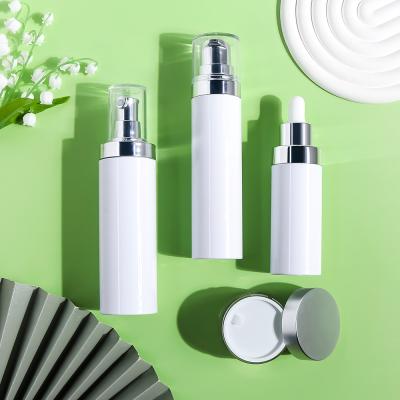 China Customizable Capacity Plastic Cosmetic Bottle with High Impact Resistance and Food-Grade Safety for Skincare Packaging for sale