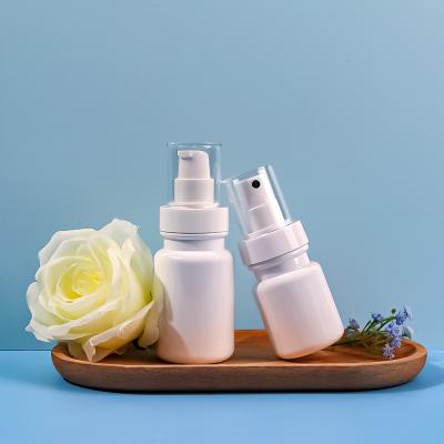 China Matte White Plastic Cosmetic Bottle with Dual-Accessory Spray/Pump and Food-Grade PET Material for Skincare for sale
