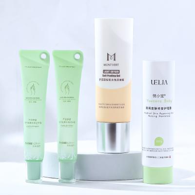 China Custom Plastic Cosmetic Tubes with Injection Molding for Skincare Packaging - Free Samples Available in Custom Colors for sale