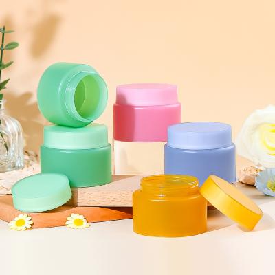 China Double Wall PP Cream Jar with Recyclable Material and Customizable Colors for Cosmetic Packaging for sale