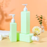 China Refillable Square HDPE Shampoo Bottle with Leak-proof Pump for Modern Hair Care Packaging for sale