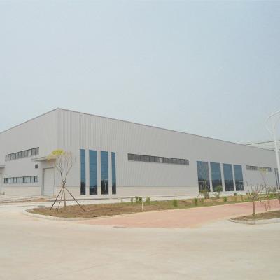 China Industrial Beverage Production Facility Workshop with Steel Frame and Skylight Roofing for sale